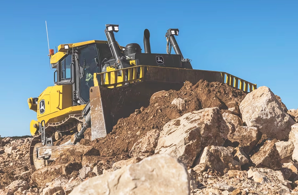 John Deere Premieres Next Phase Of P-Tier Dozers With The 950 P-Tier ...