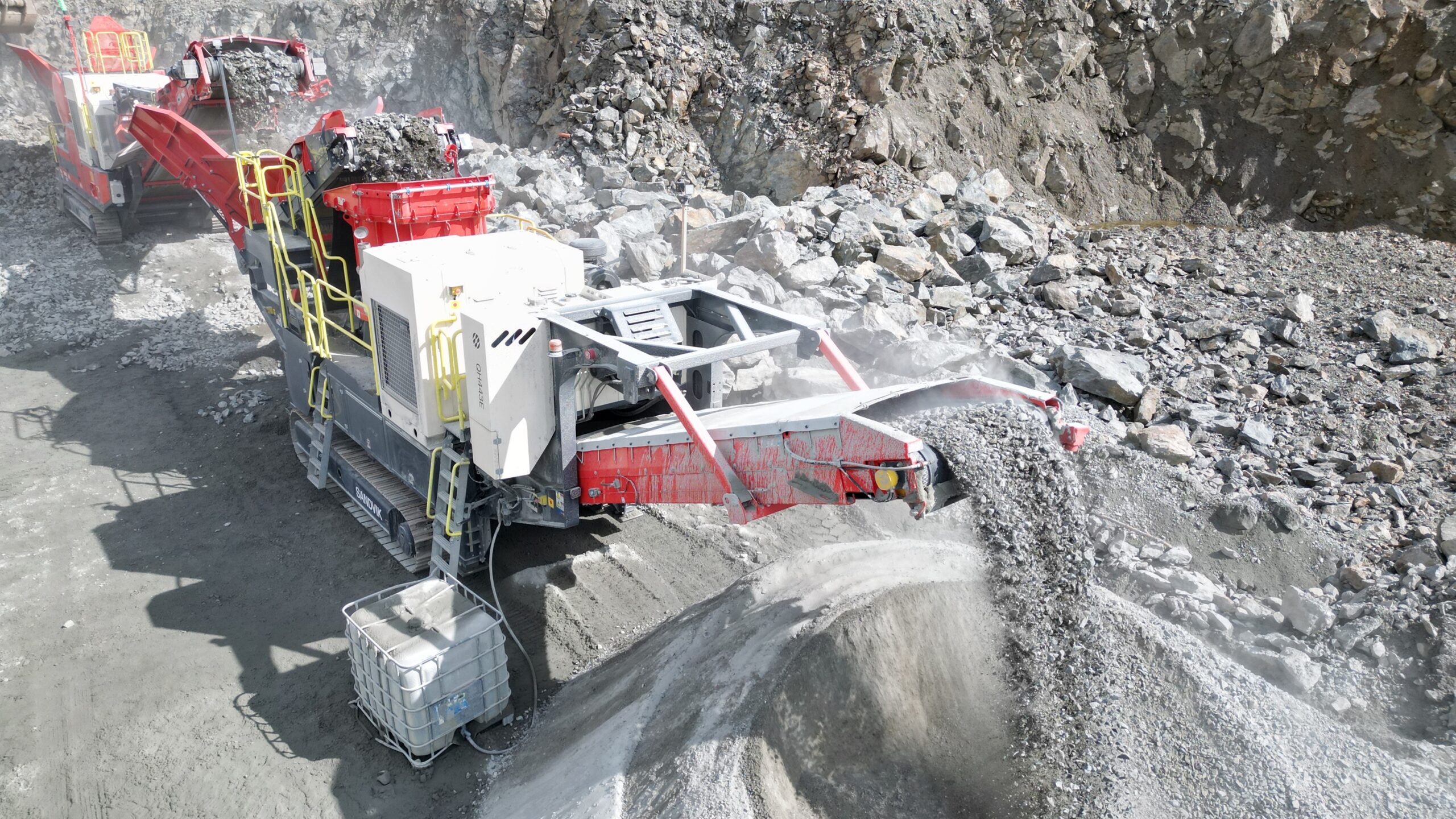 Sandvik Mobile Crushing and Screening launches the electrifying QH443E ...